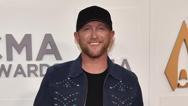 Cole Swindell's about to roll out a special song - KSUX 1057